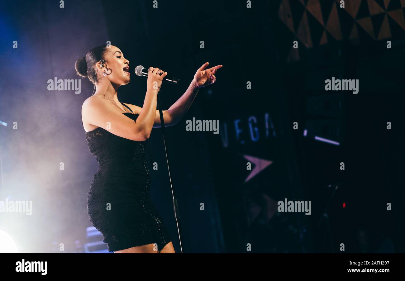 Jorja smith musician hi-res stock photography and images - Alamy