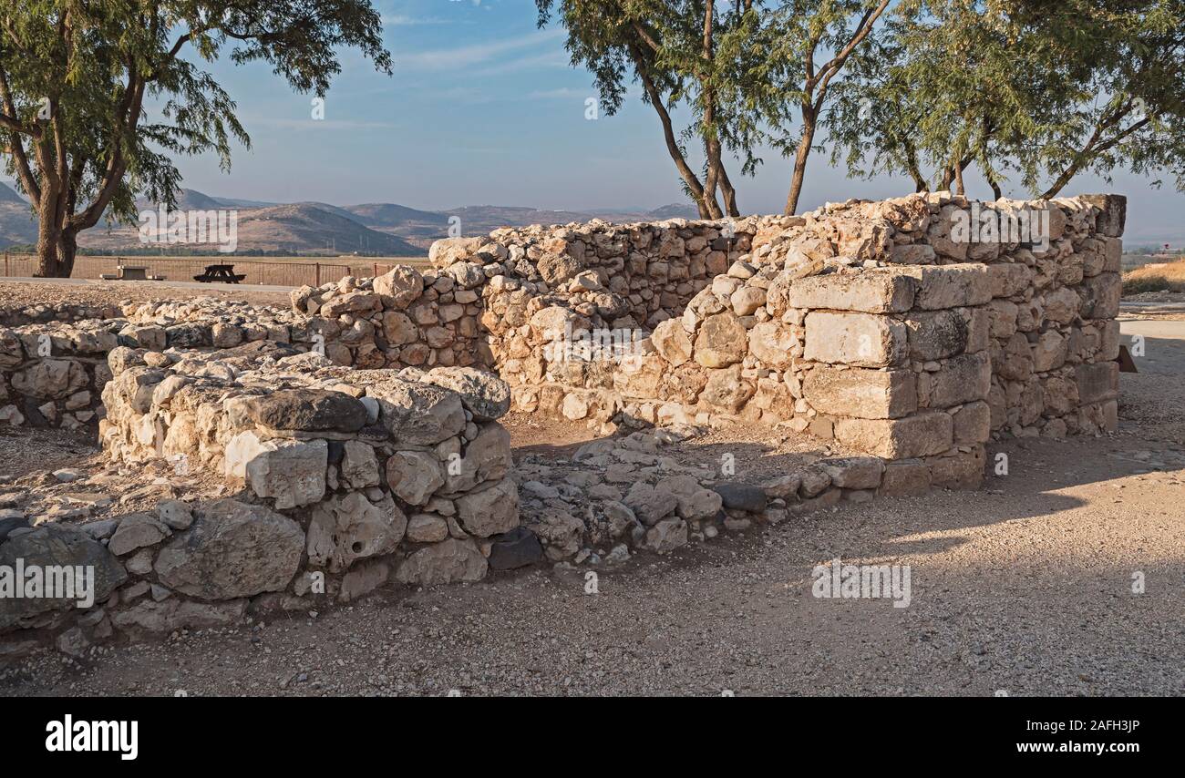 Hatzor solomonic gate hi-res stock photography and images - Alamy