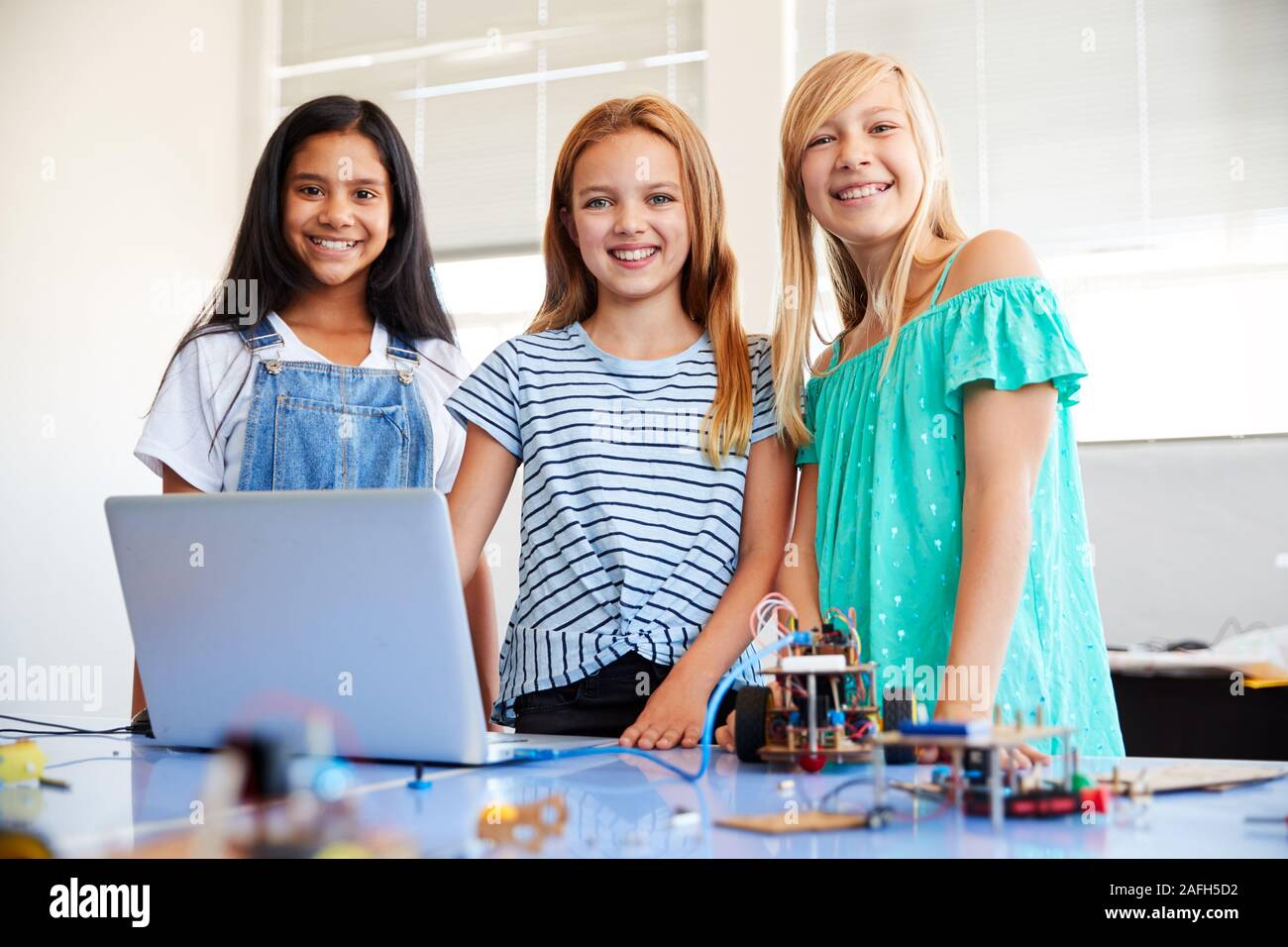 Middle class girls hi-res stock photography and images - Alamy