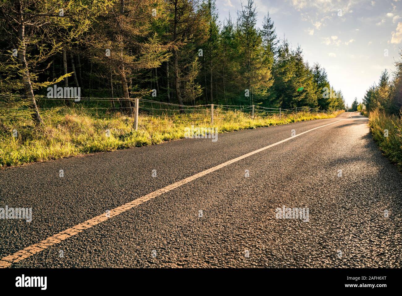 Highway inner lane hi-res stock photography and images - Alamy