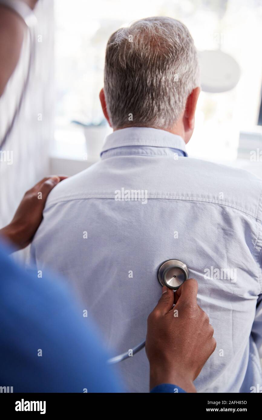 Patient sitting up doctor hi-res stock photography and images - Alamy