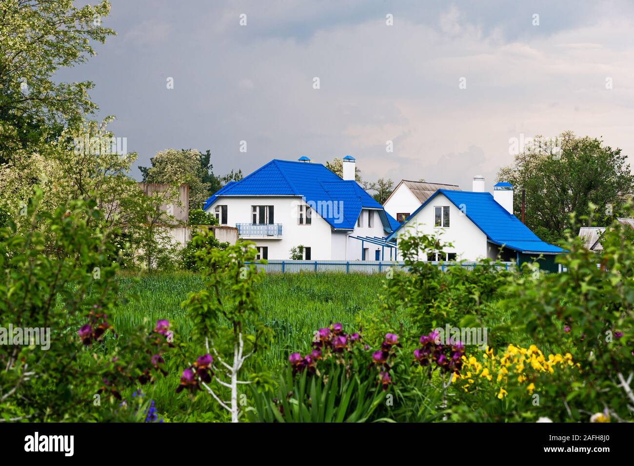 Garden spring nature hi-res stock photography and images - Alamy