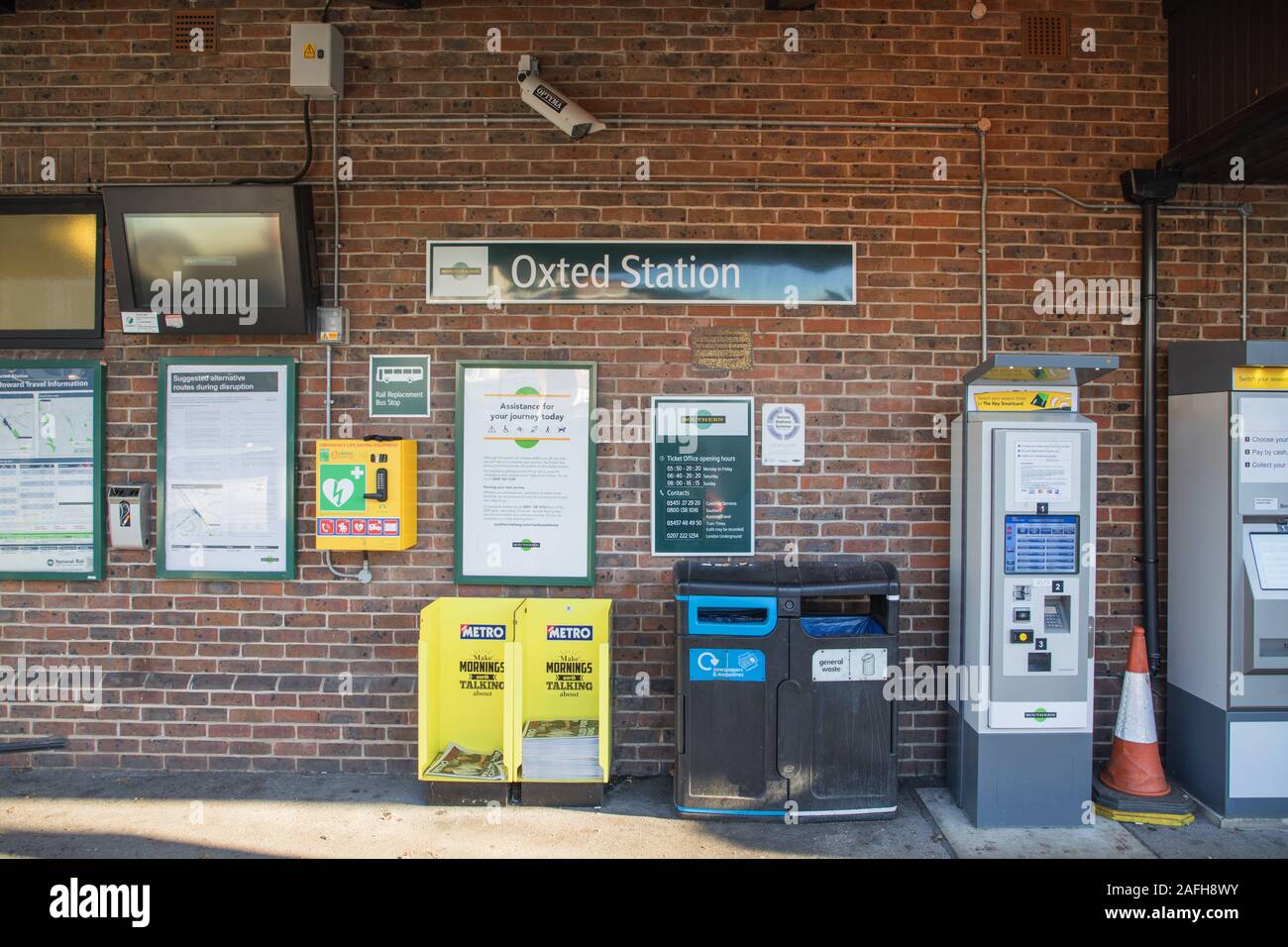 oxted railway station oxted surrey Stock Photo - Alamy