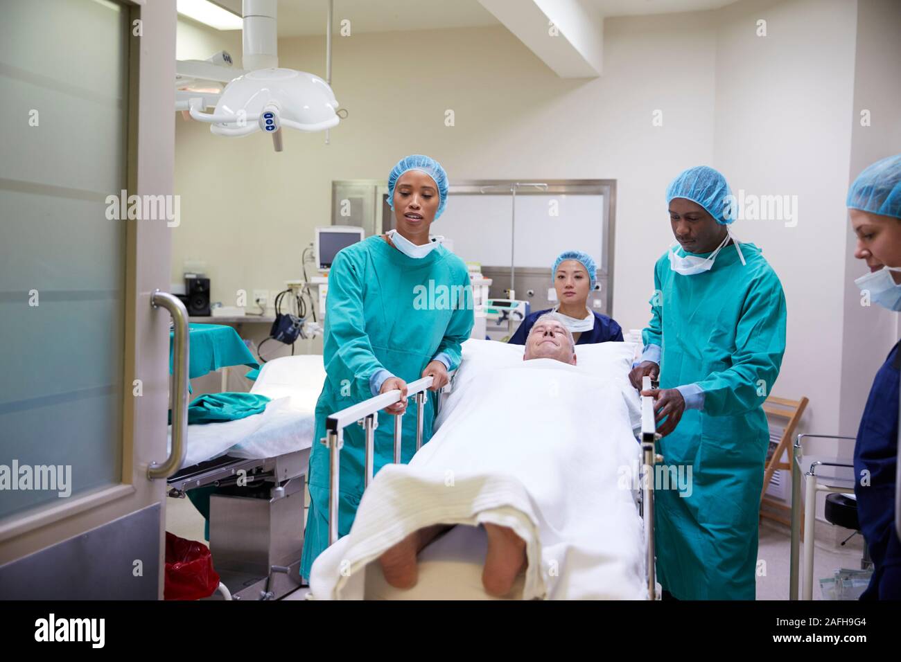 Male patient operation hi-res stock photography and images - Alamy