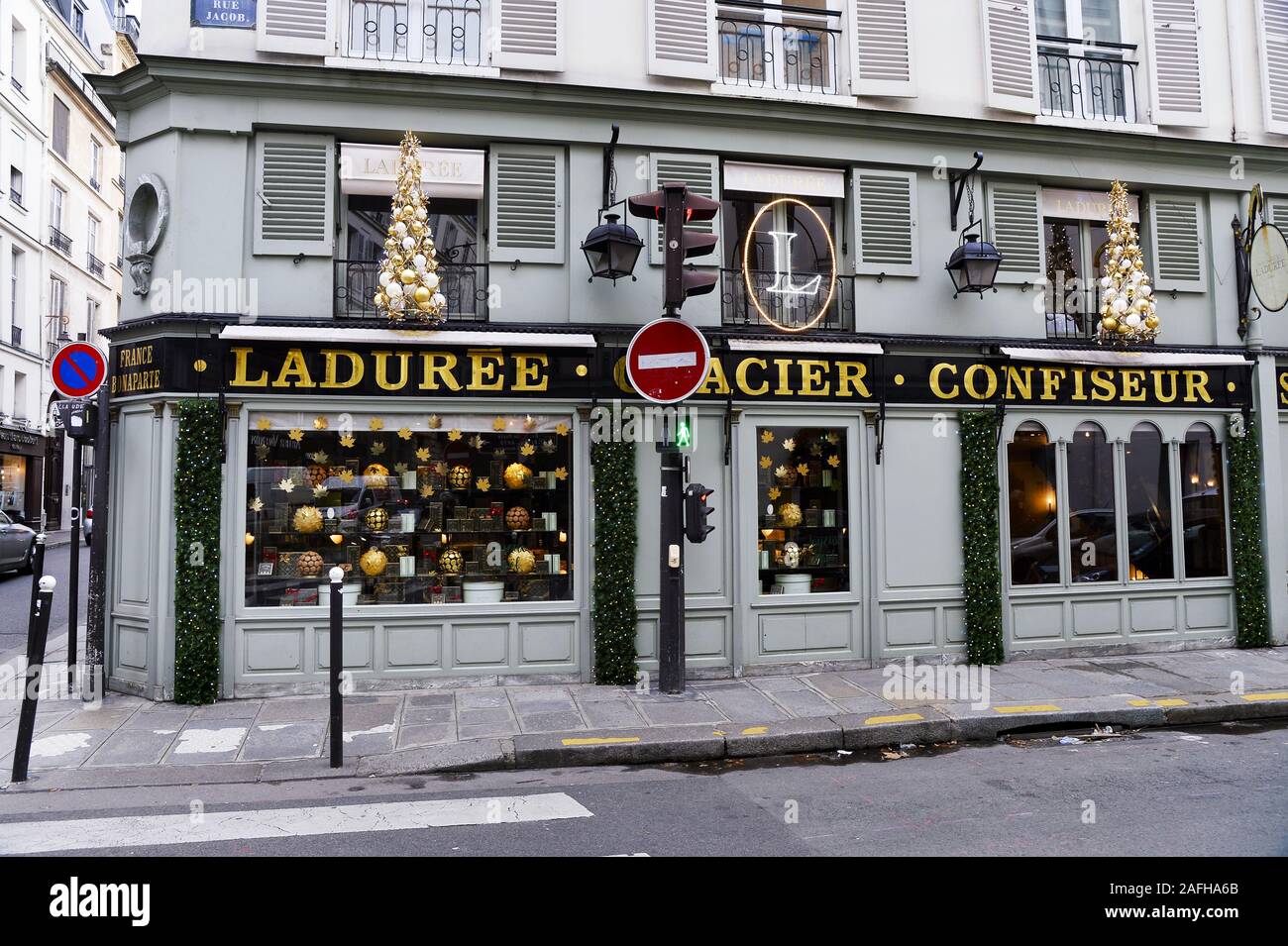 Laduree macarons paris hi-res stock photography and images - Alamy