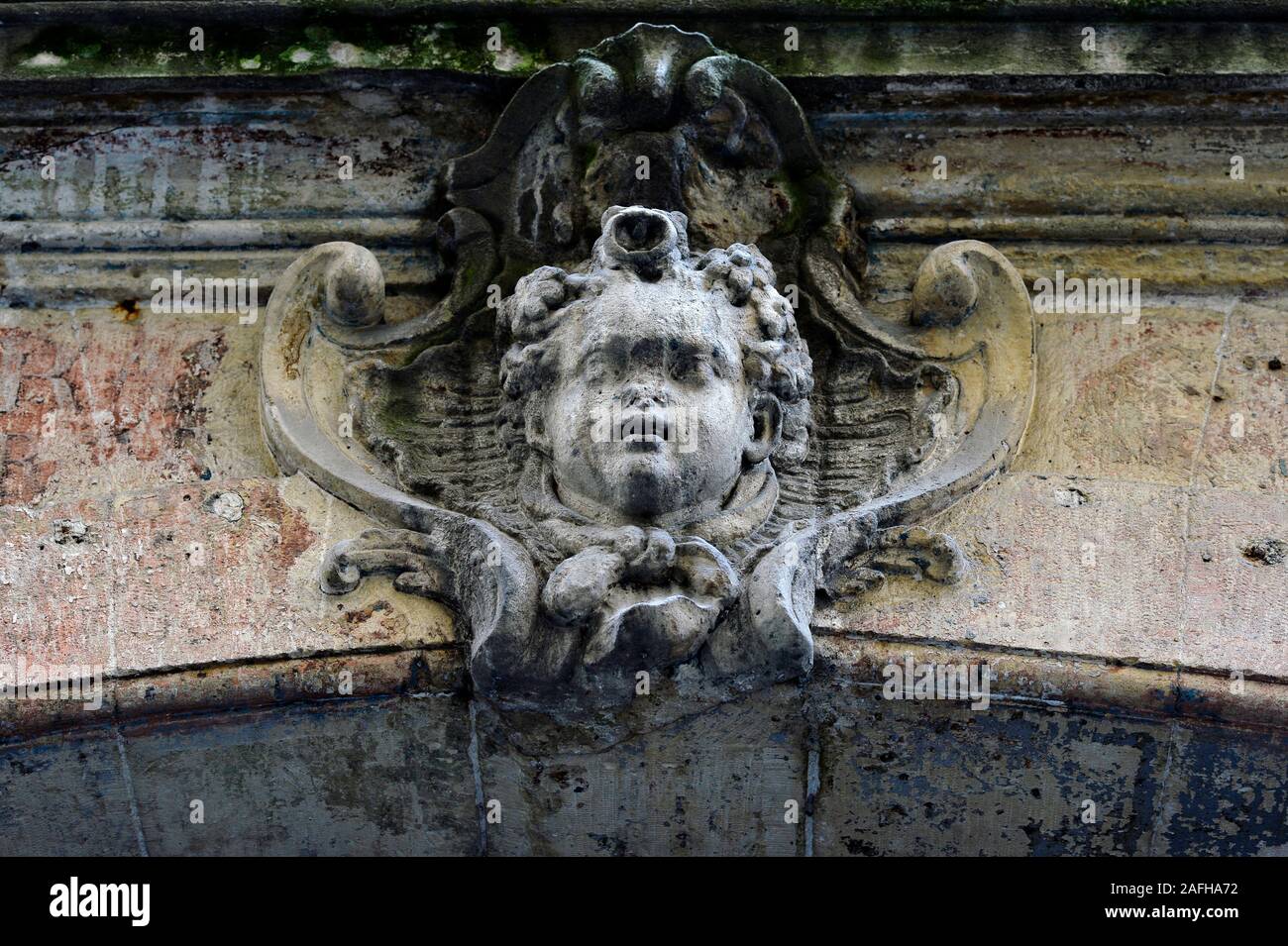Old Building pediment - Paris - France Stock Photo - Alamy