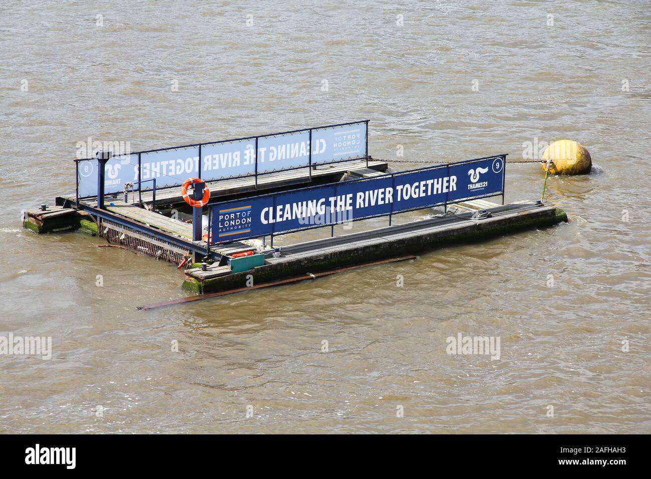 River thames pollution hi-res stock photography and images - Alamy
