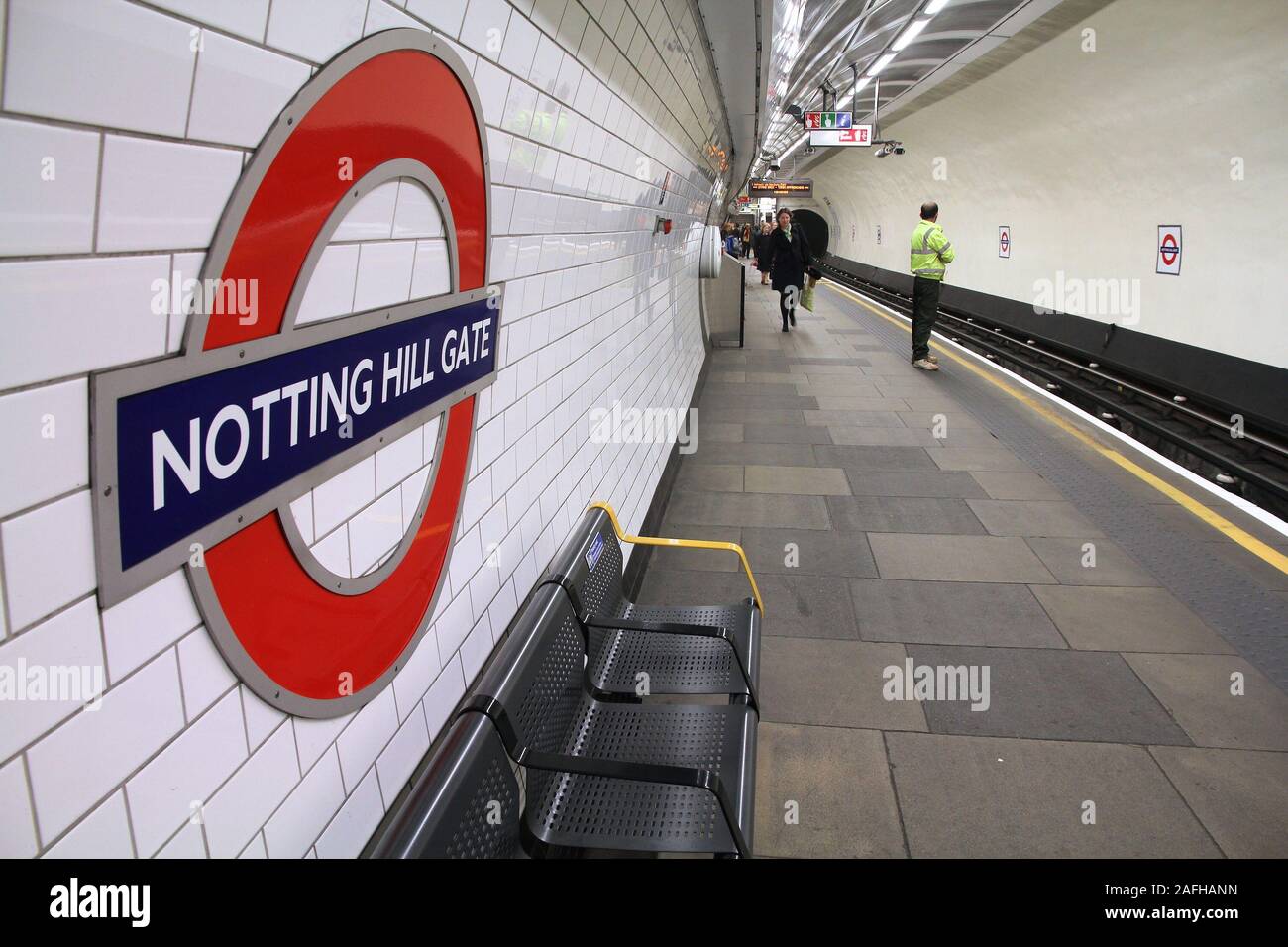 Notting hill gate station hi-res stock photography and images - Alamy