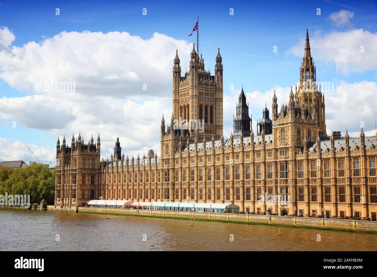 London, UK - Palace of Westminster and river Thames Stock Photo - Alamy