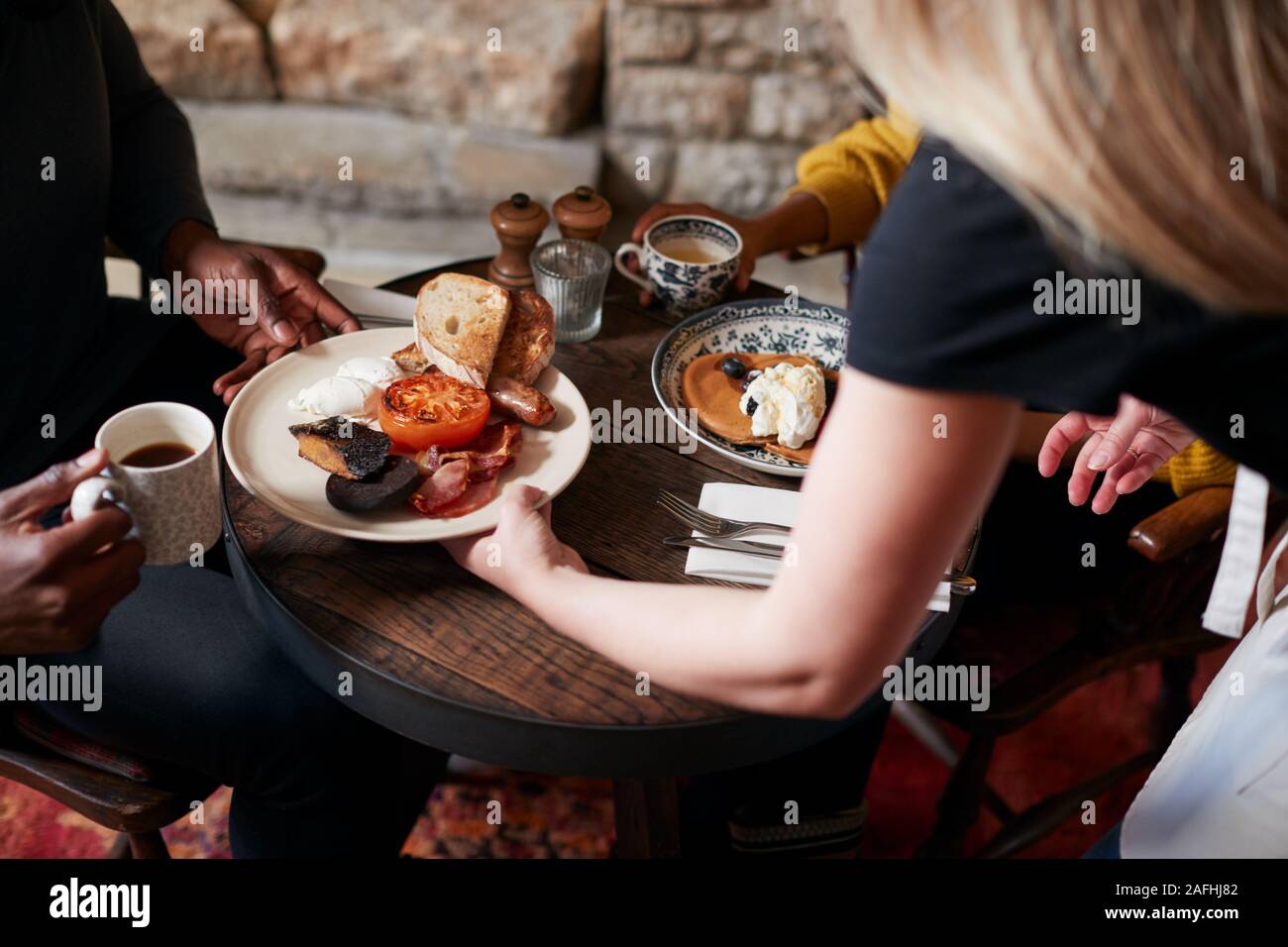 Contemporary kitchen in a newly decorated house Stock Photo - Alamy