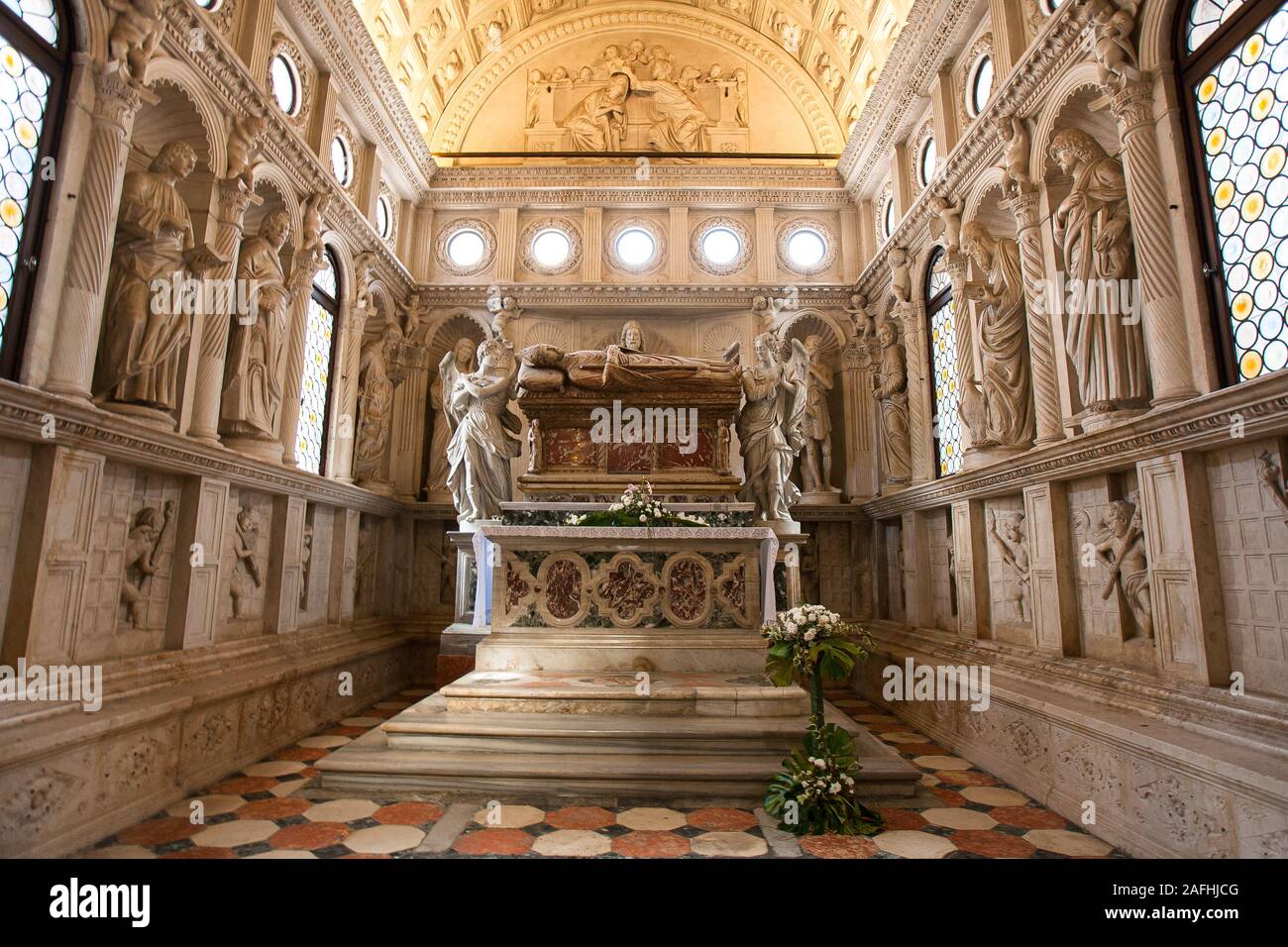 Interior cathedral st lawrence trogir hi-res stock photography and ...