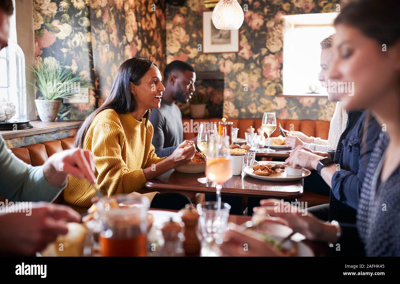 Bed man woman catch hi-res stock photography and images - Alamy