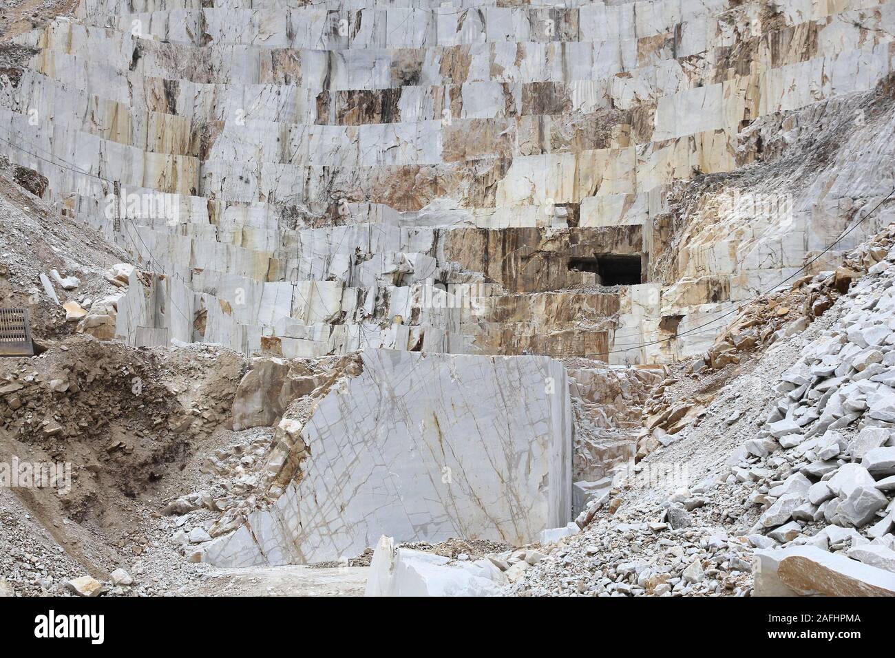 Carrara marble quarry hi-res stock photography and images - Alamy