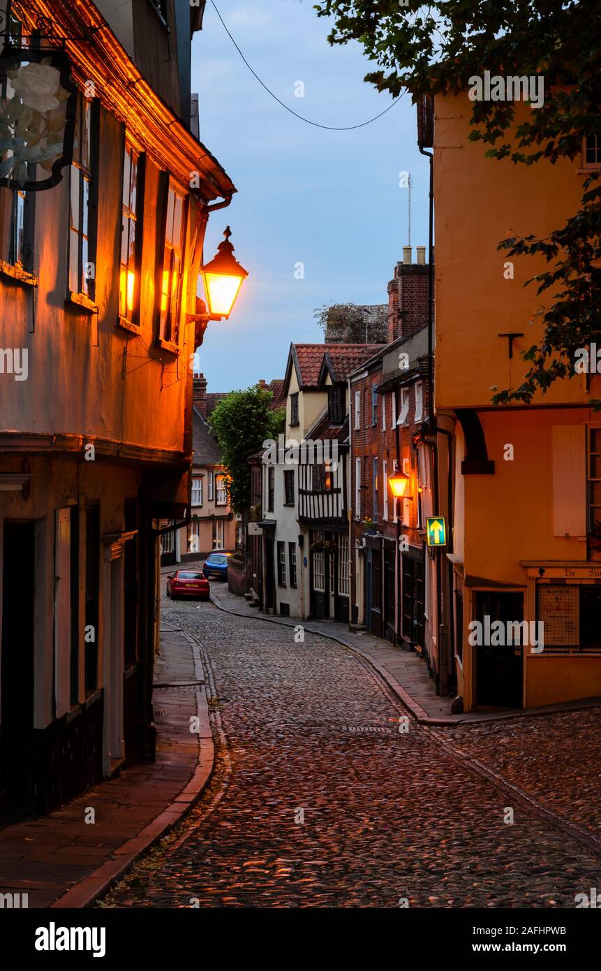 Norwich elm hill historic building england street norfolk cobbles hi ...