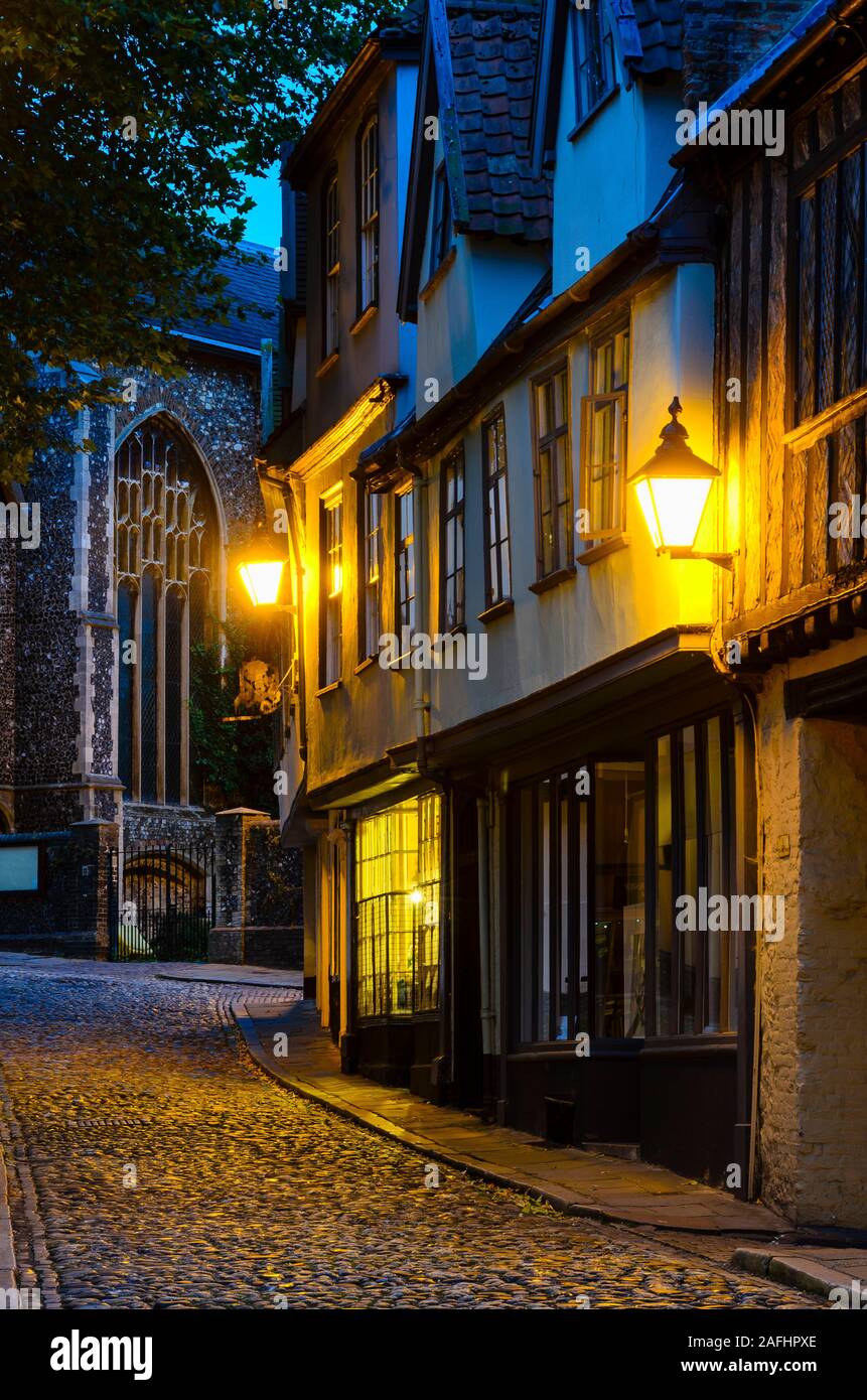 Norwich elm hill historic building england street norfolk cobbles hi ...