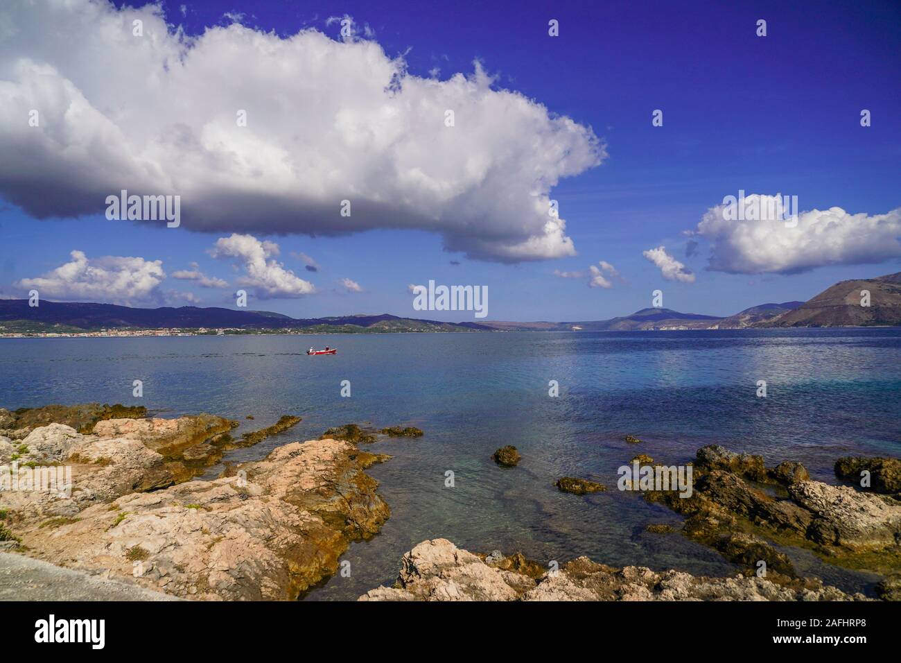 Daytime tourism perfect coastline beach hi-res stock photography and ...