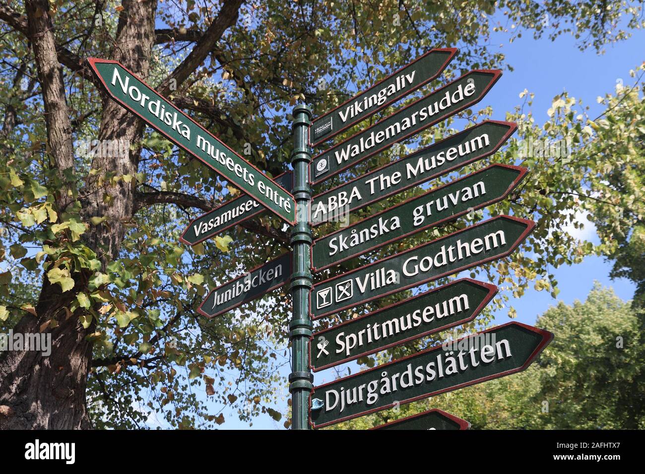 24 directions hi-res stock photography and images - Alamy