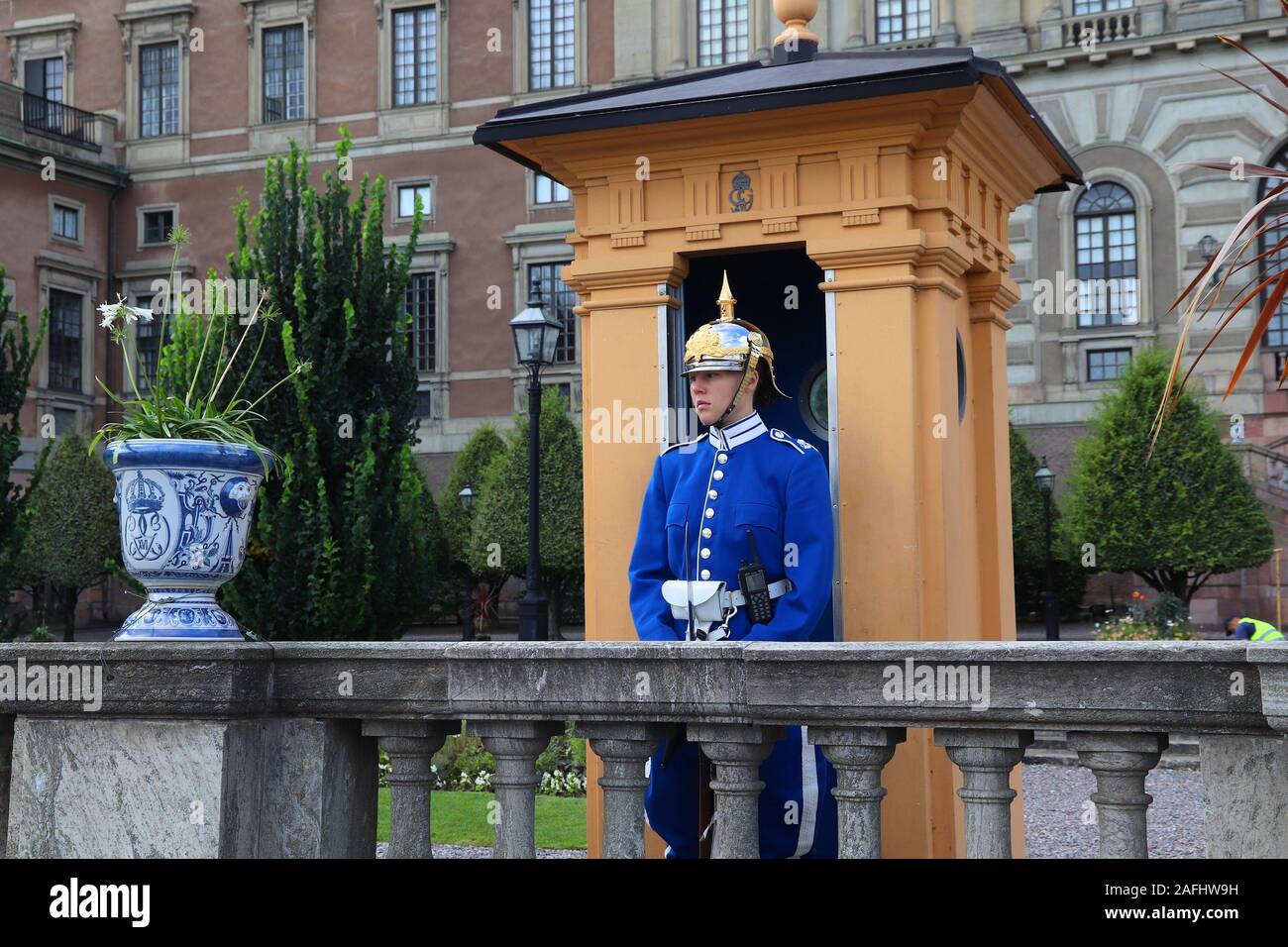 Woman guard royal palace stockholm hi-res stock photography and images ...