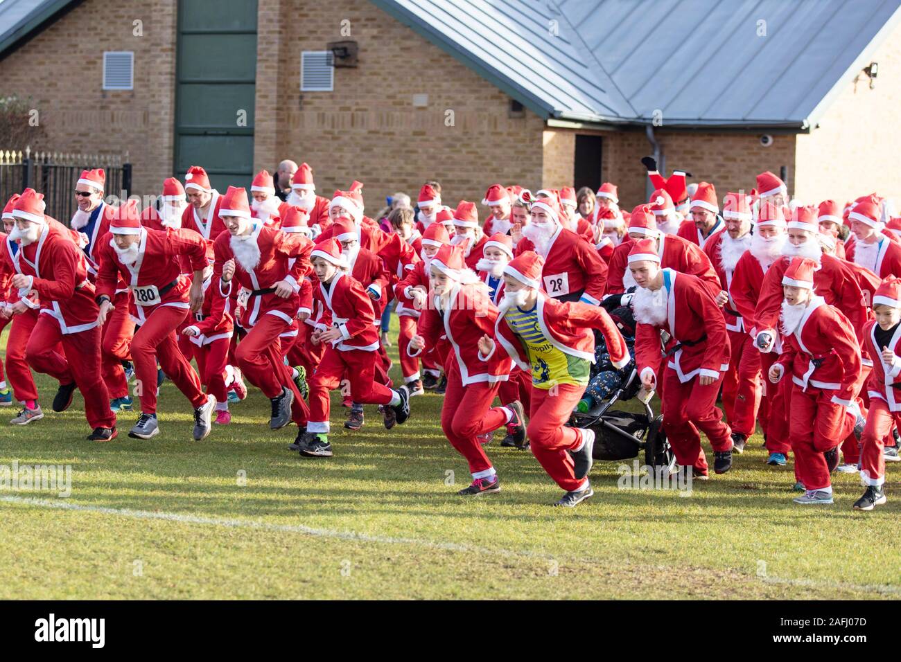 Santa Costume Run High Resolution Stock Photography and Images - Alamy