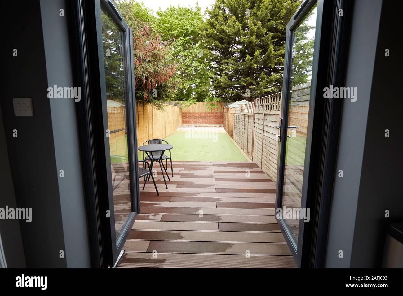 House door open from outside hi-res stock photography and images - Alamy