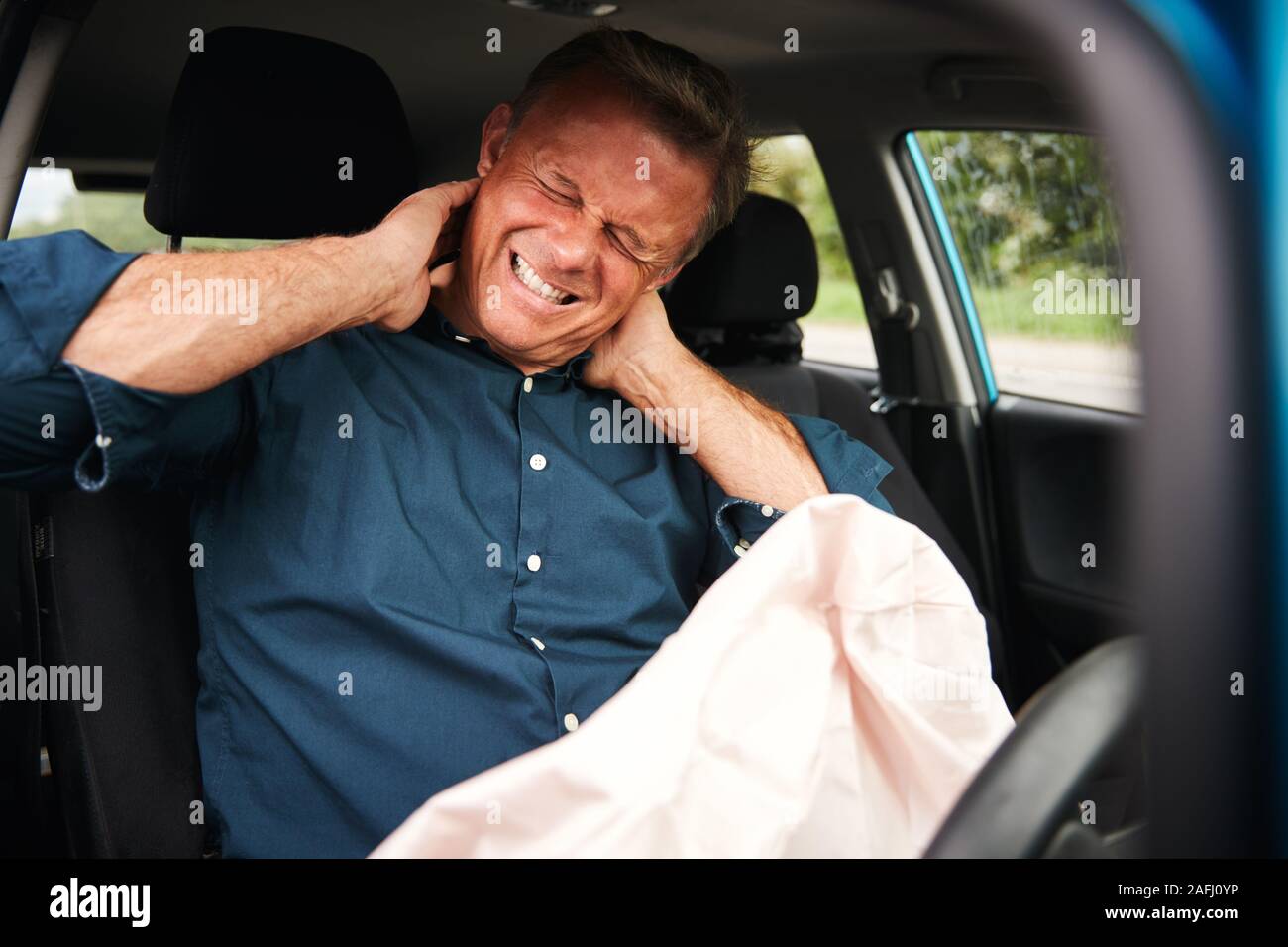 Front crash damage hi-res stock photography and images - Alamy