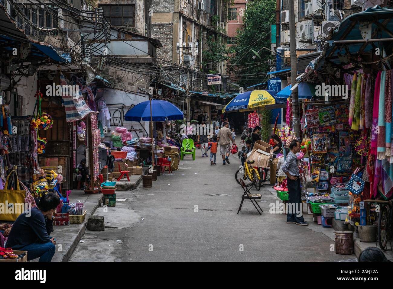 Street scene guangzhou guangdong province hi-res stock photography and ...