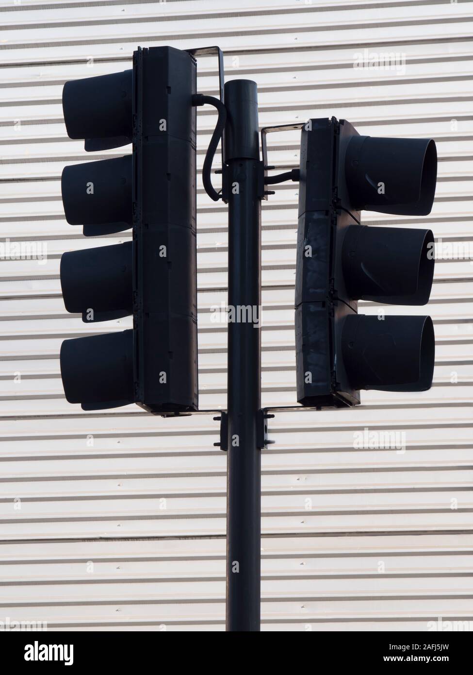 Traffic lights uk hi-res stock photography and images - Alamy