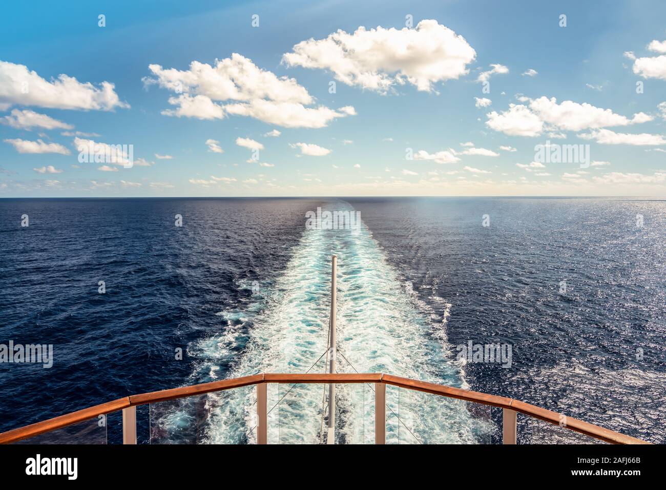Boat movement trail hi-res stock photography and images - Alamy