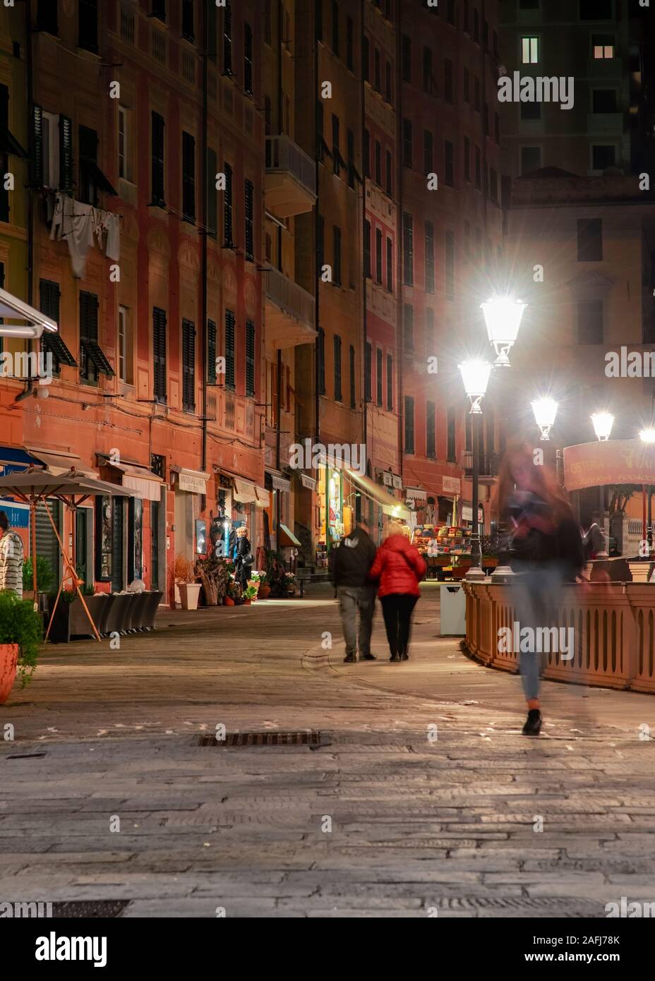 Old fashioned street lamps hi-res stock photography and images - Alamy