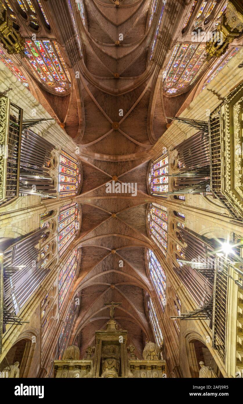 Interior of leon cathedral hi-res stock photography and images - Alamy