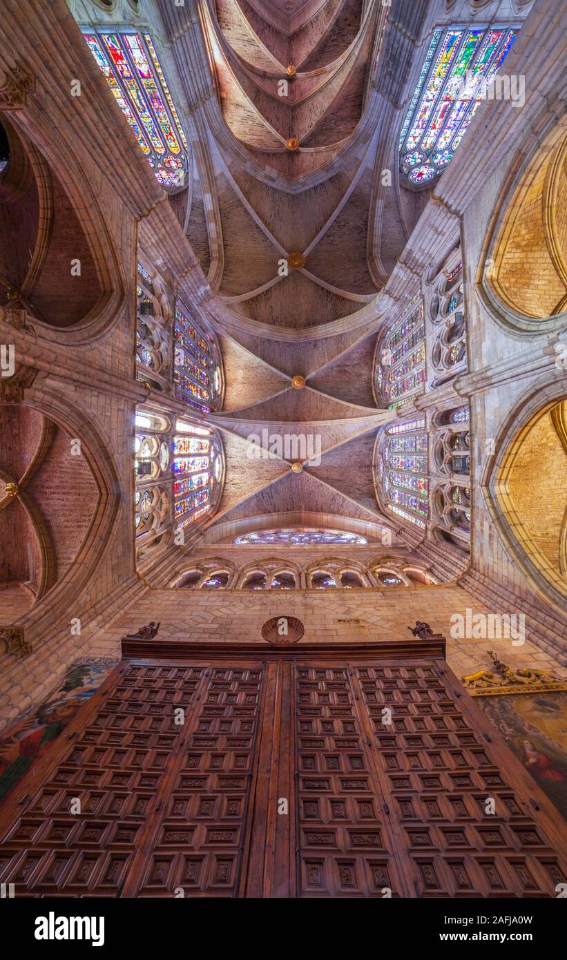 Interior of leon cathedral hi-res stock photography and images - Alamy