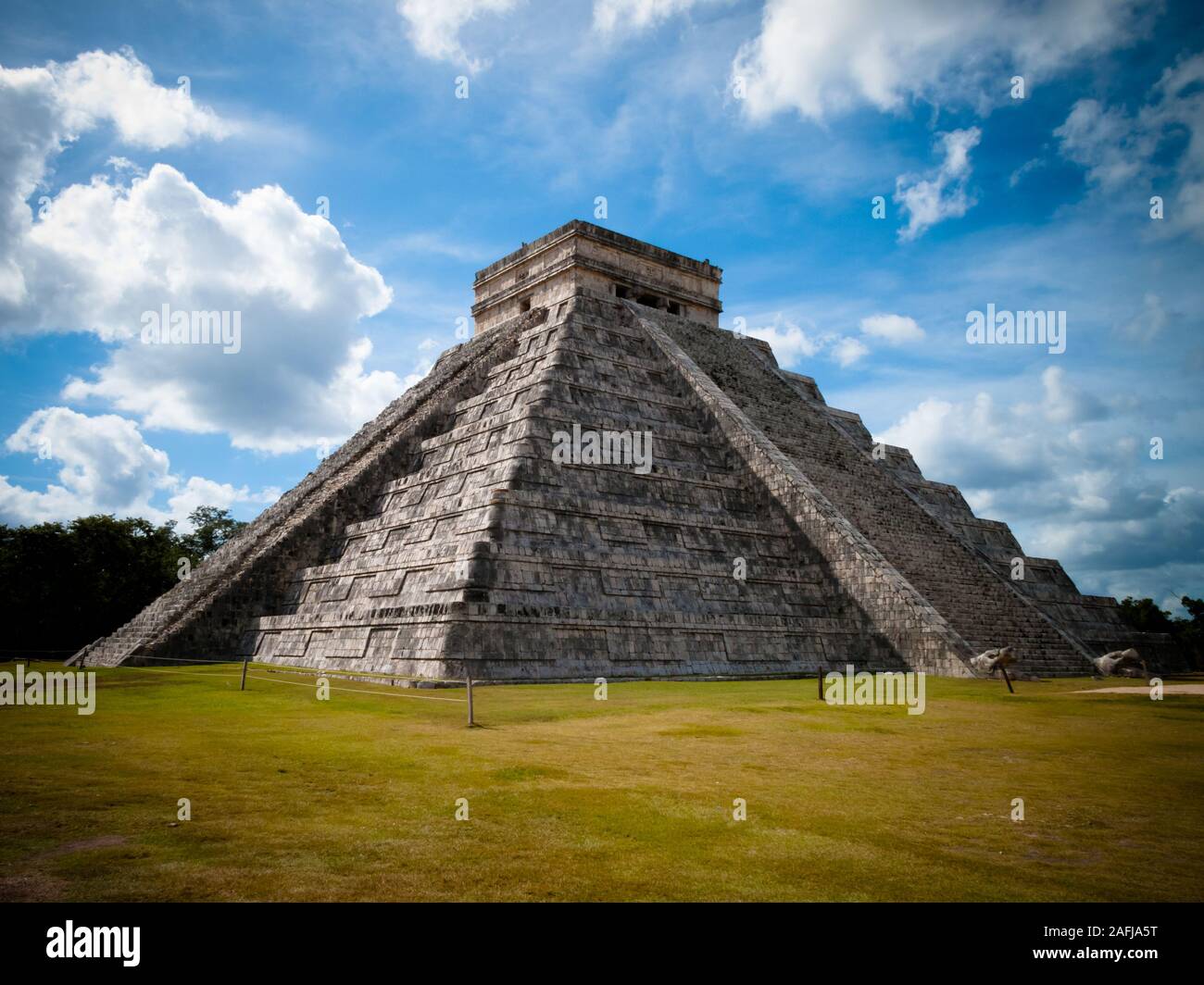 Pyramid tourism hi-res stock photography and images - Alamy