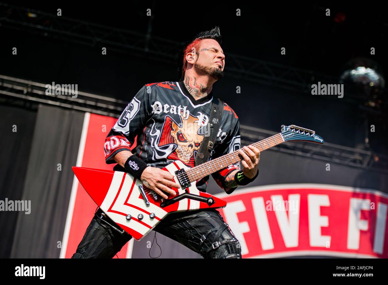MUNICH, GERMANY - MAY 31: Jason Hook, guitarist od the American metal ...