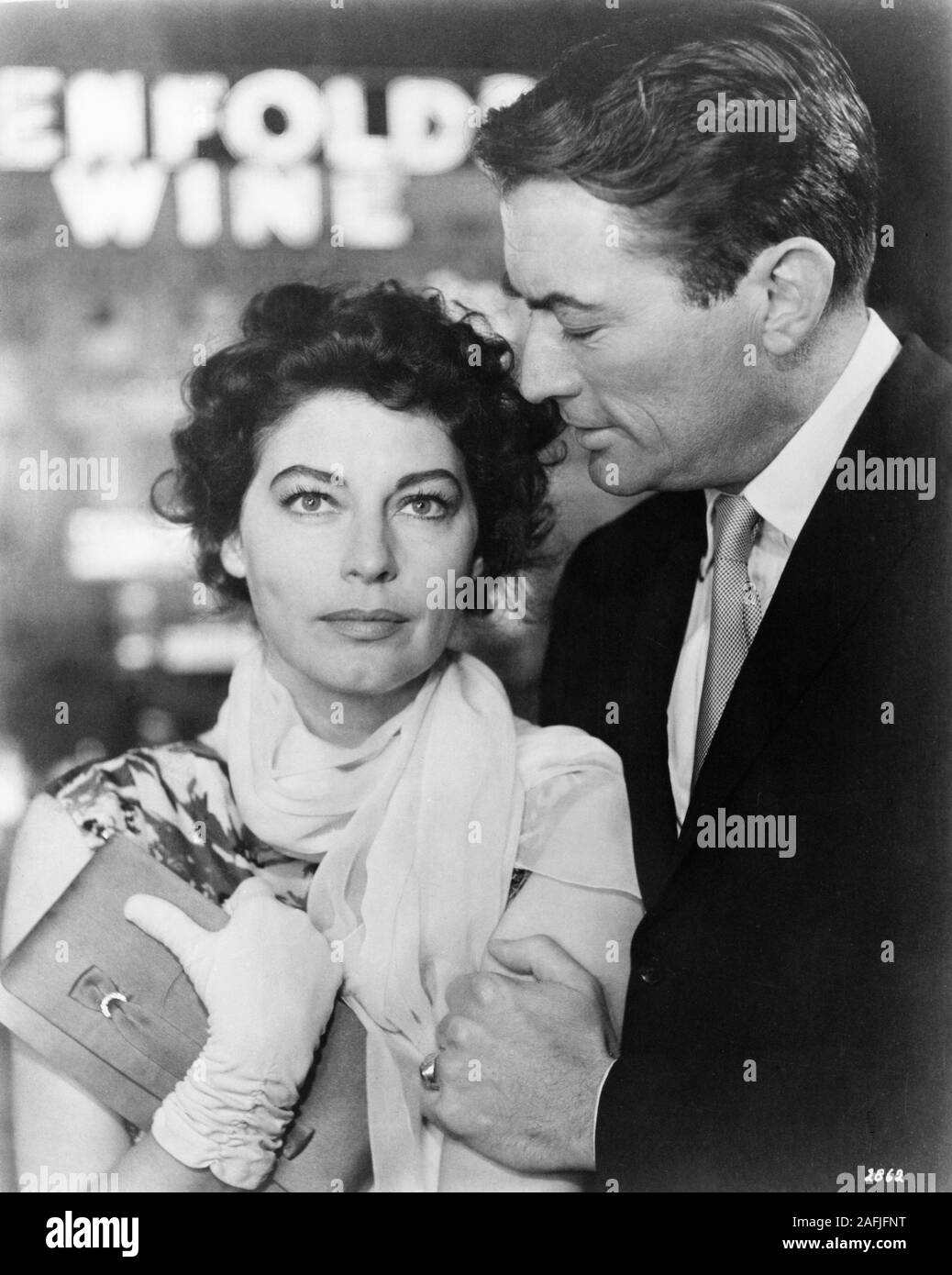 On the beach 1959 ava gardner Black and White Stock Photos & Images - Alamy