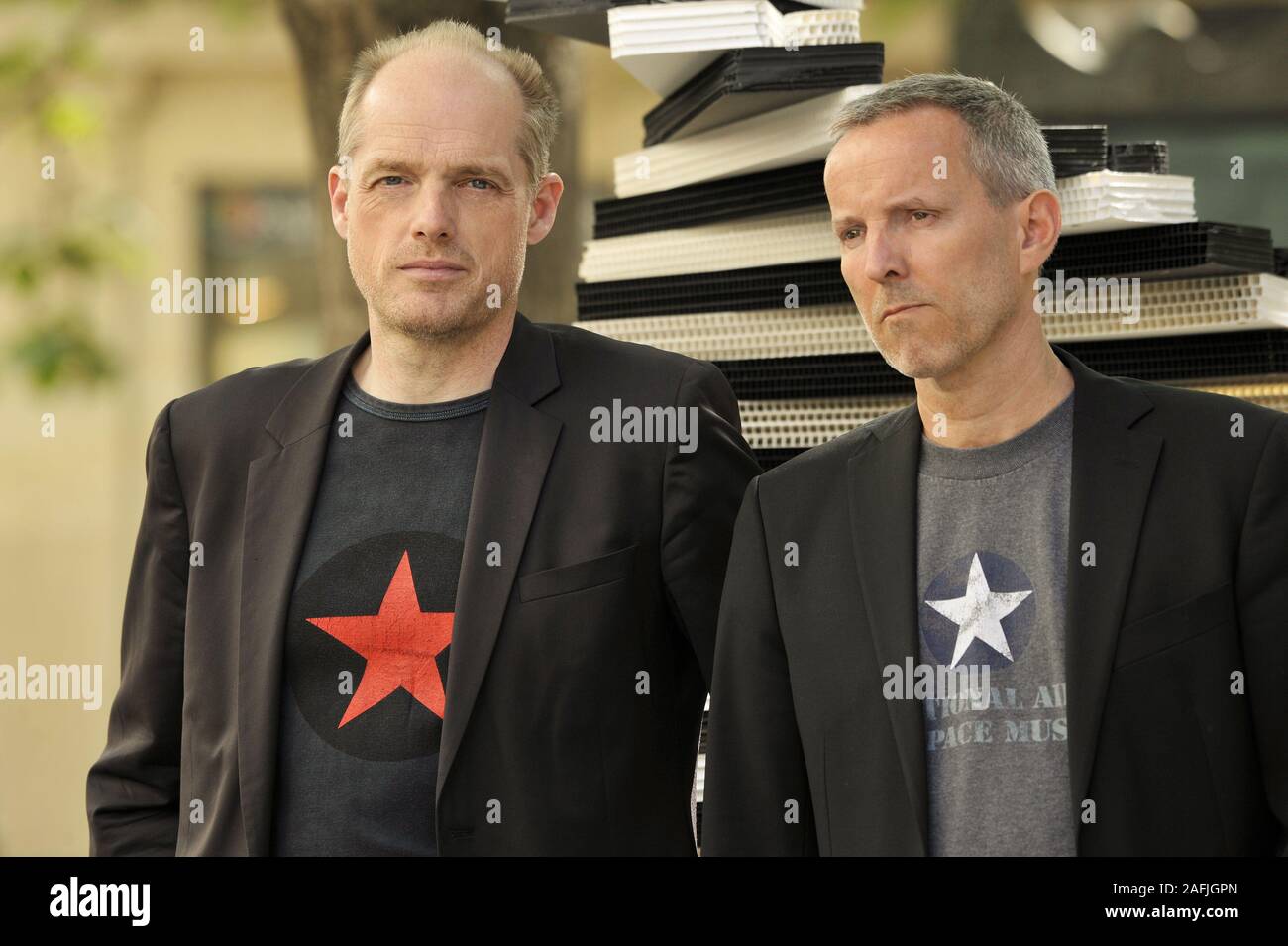 Journalists france hi-res stock photography and images - Alamy