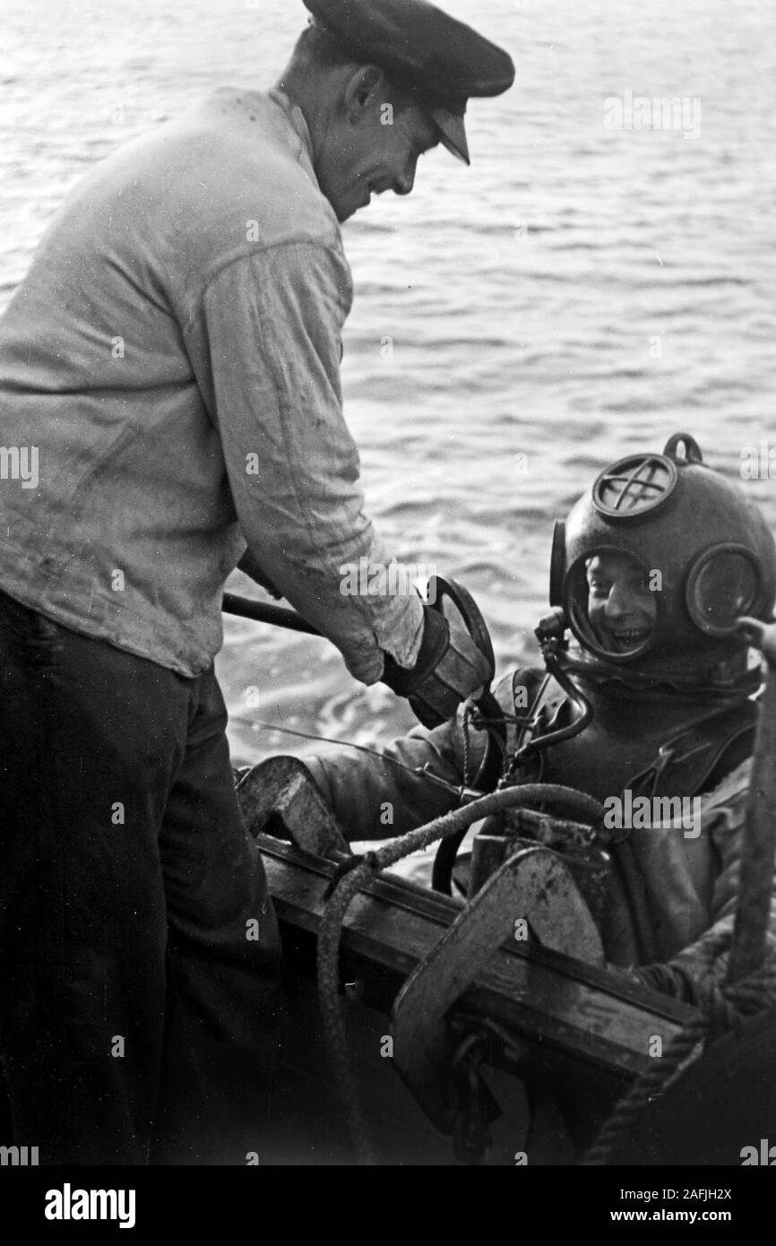1950s diver hi-res stock photography and images - Alamy