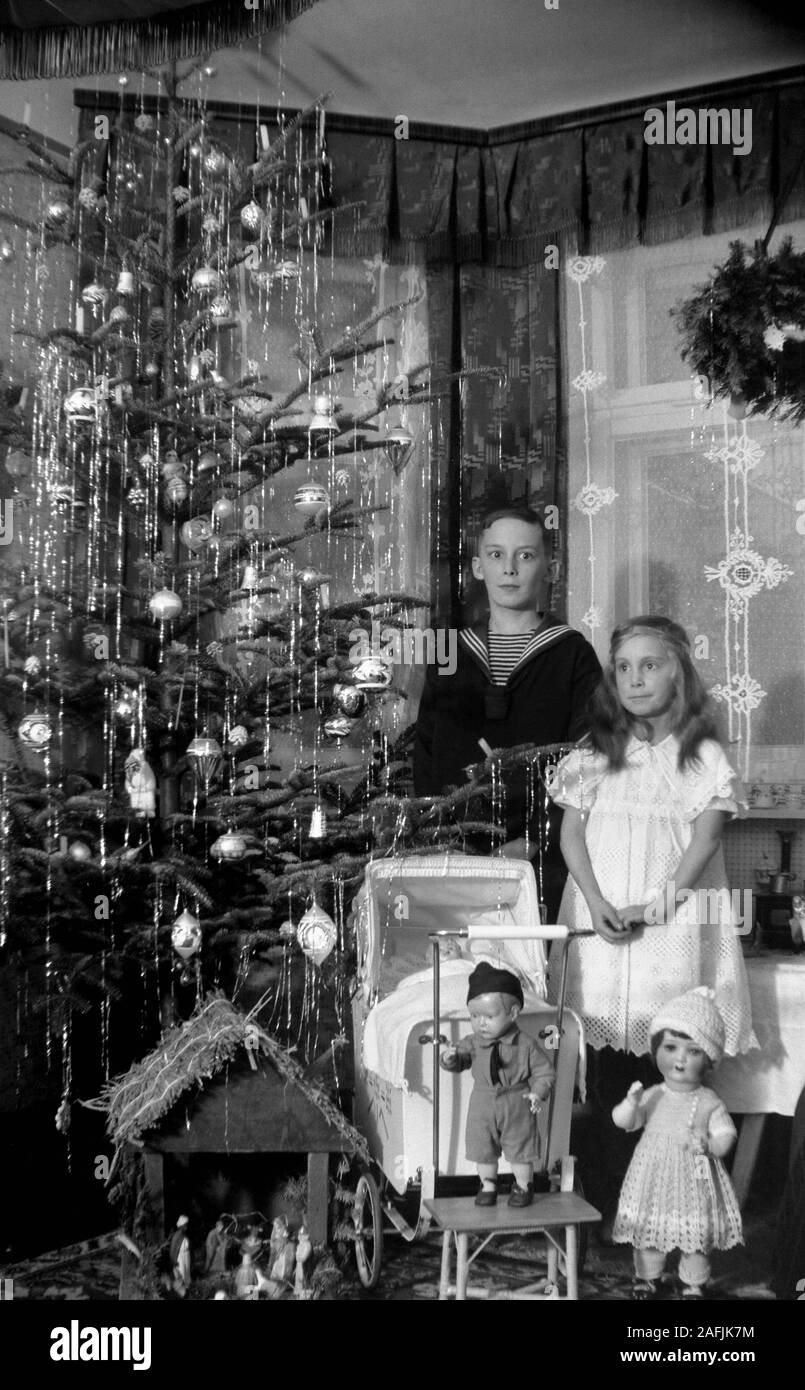 1930's christmas hi-res stock photography and images - Alamy