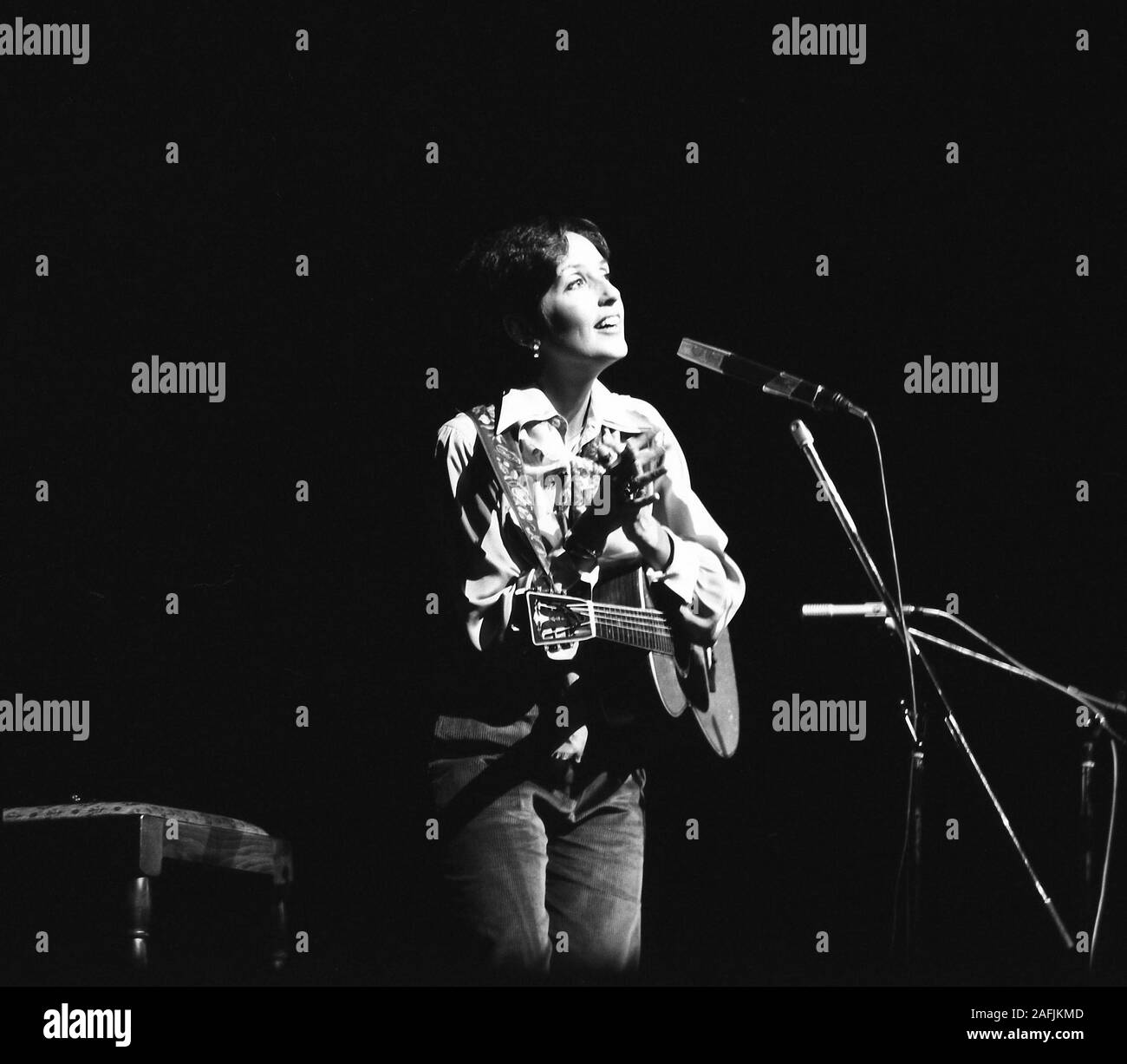 Joan baez hi-res stock photography and images - Alamy