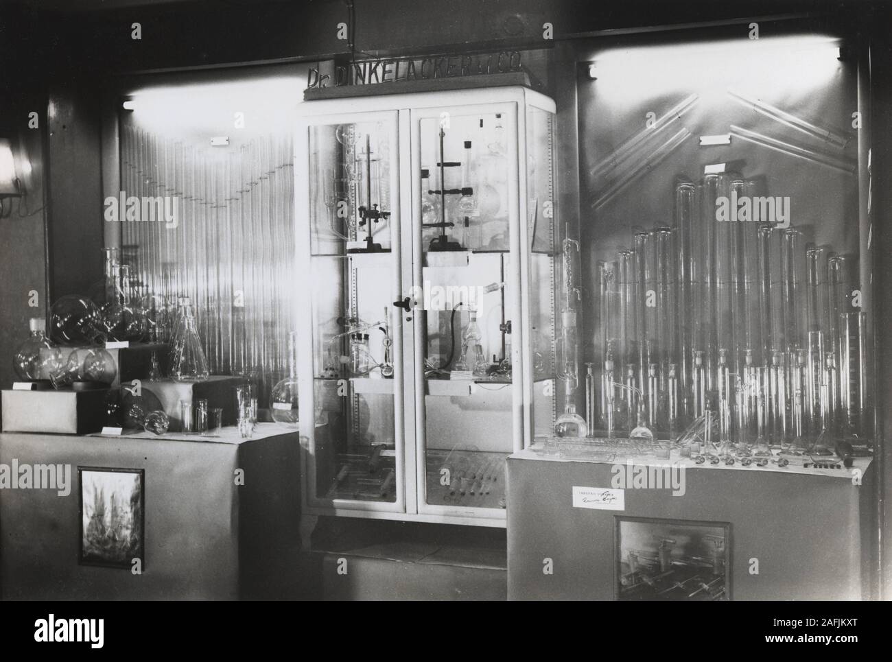 1940s laboratory hi-res stock photography and images - Alamy