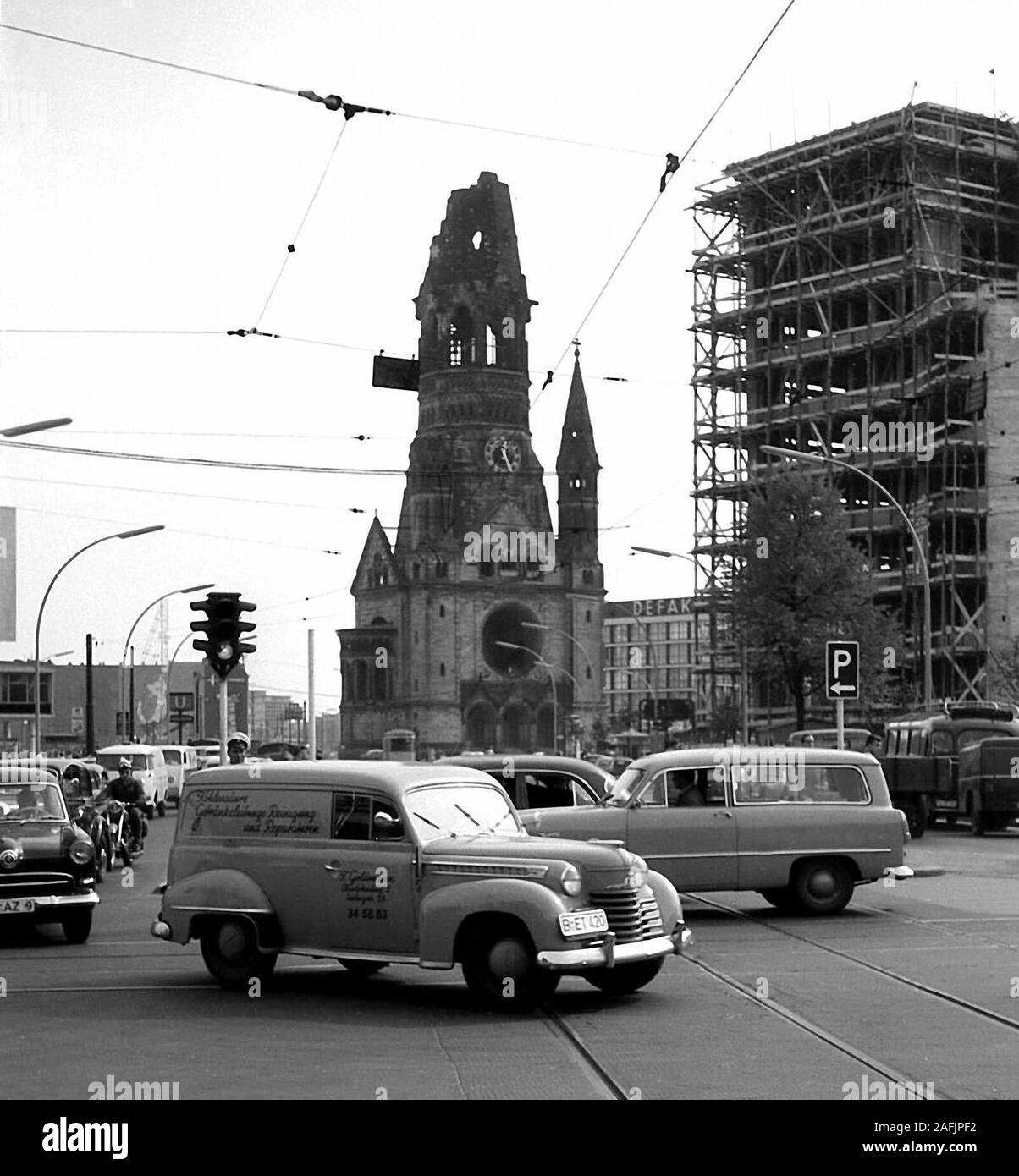 Kaiser wilhelm church berlin 1950s hi-res stock photography and images ...
