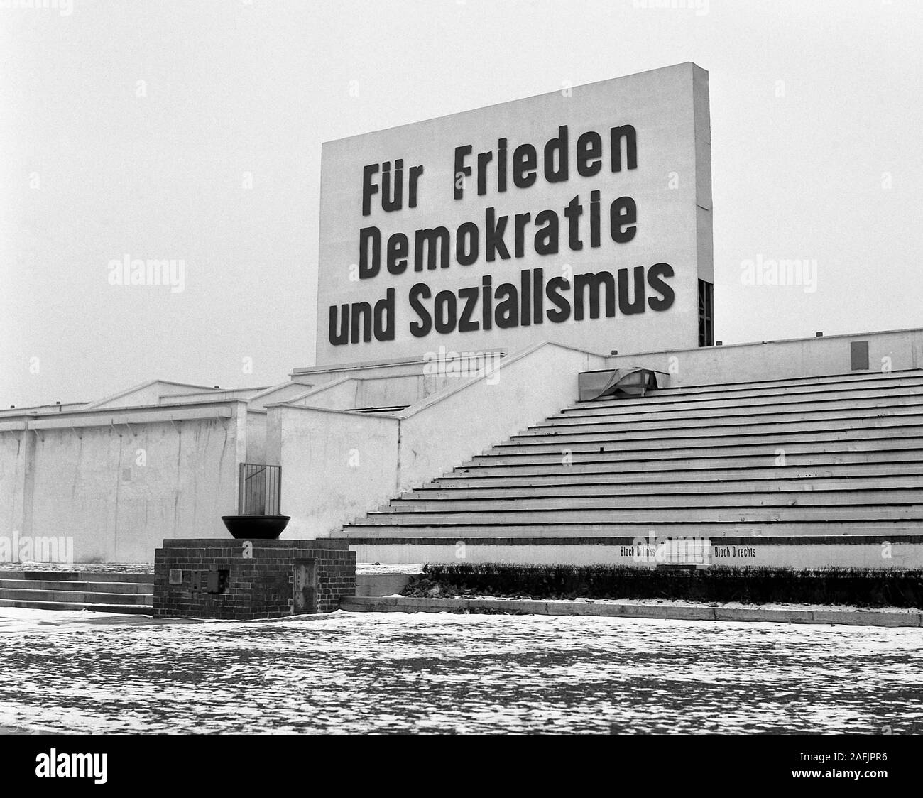 Berlin marx engels hi-res stock photography and images - Alamy