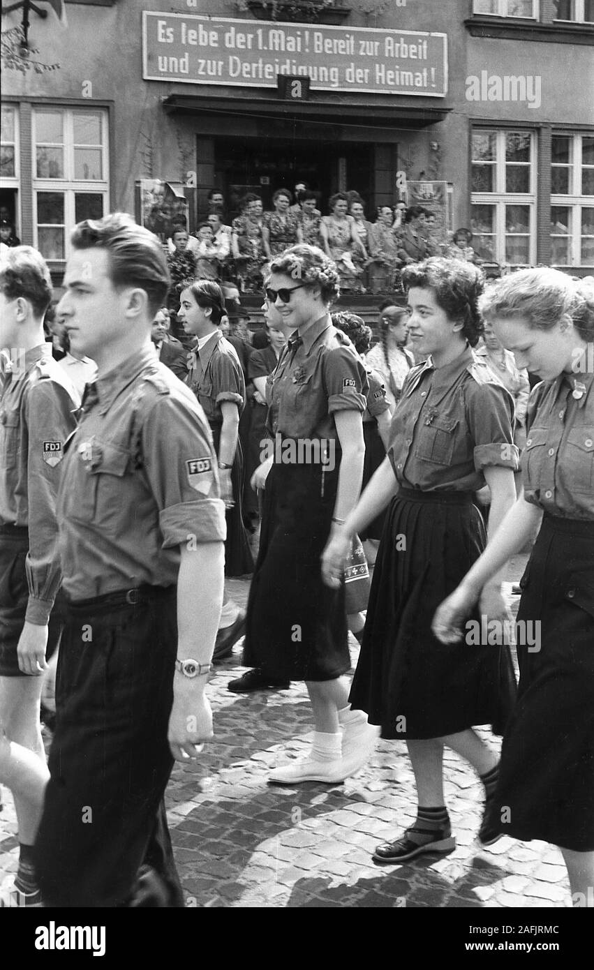 German boys 1950's hi-res stock photography and images - Alamy