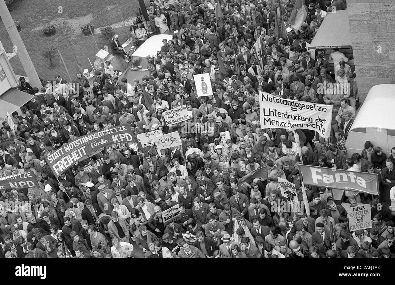 Demonstration kpd hi-res stock photography and images - Alamy