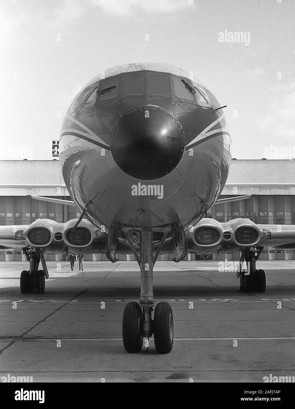 Comet 4 jet hi-res stock photography and images - Alamy