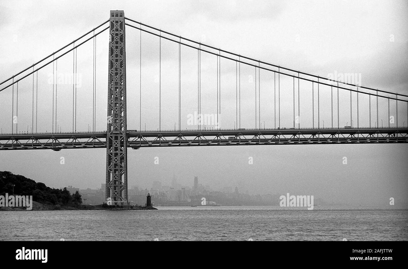 1970s new york bridge hi-res stock photography and images - Alamy