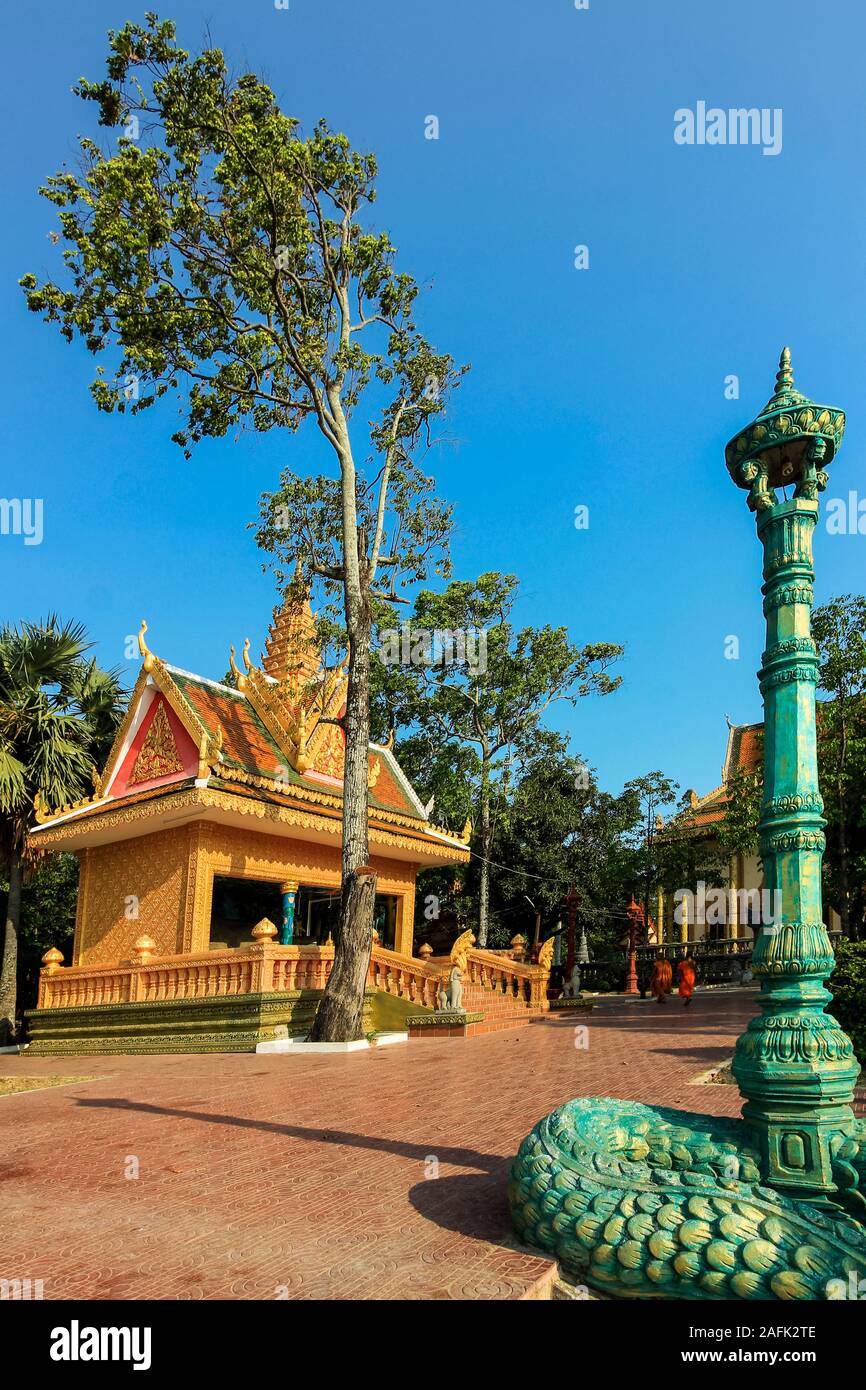 Sleeping Buddha pavilion at Wat Traeuy Kaoh temple on Fish Island ...