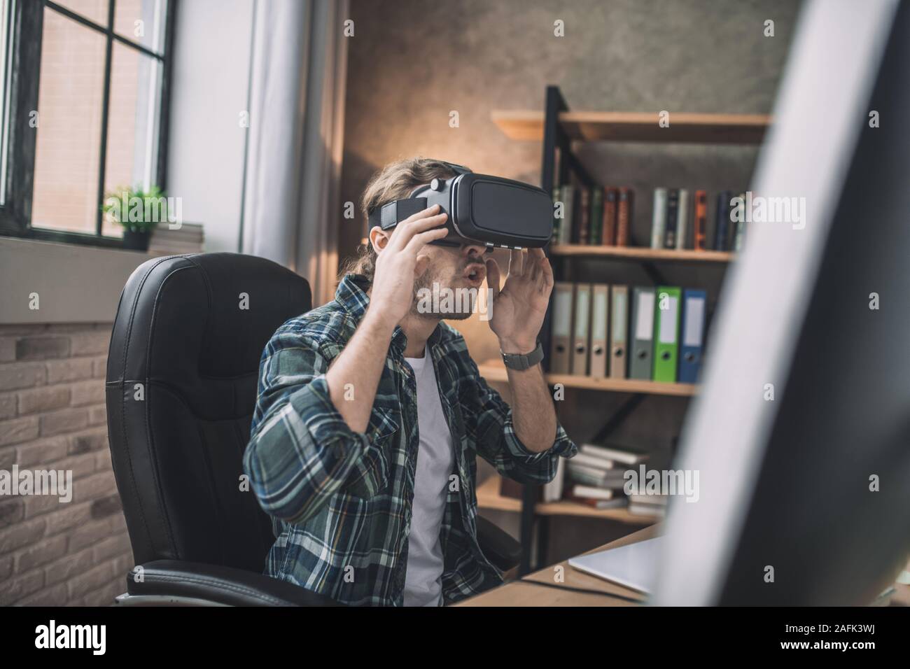 Developer wearing vr headset hi-res stock photography and images - Alamy