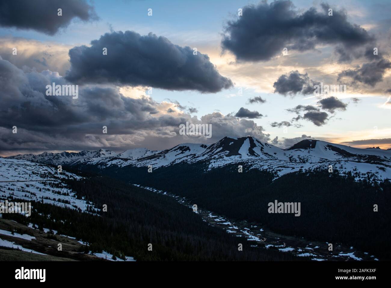 Nimbus clouds hi-res stock photography and images - Alamy