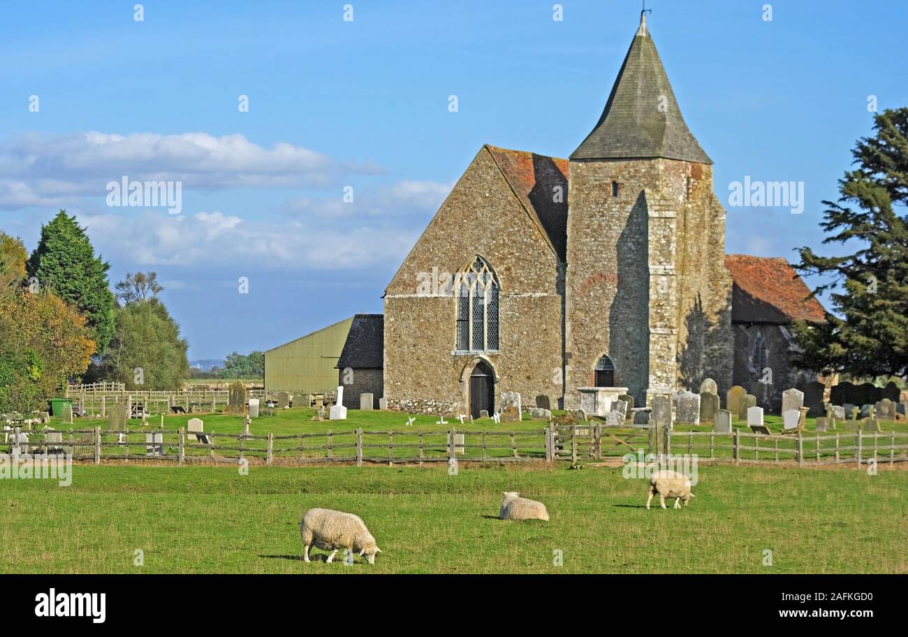 Old romney church kent hi-res stock photography and images - Alamy