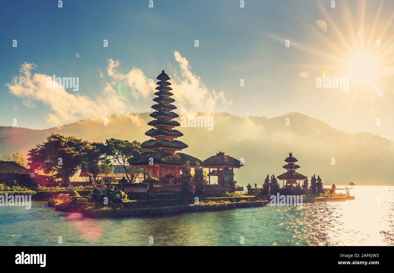 Ulun Danu Temple Stock Photo - Alamy